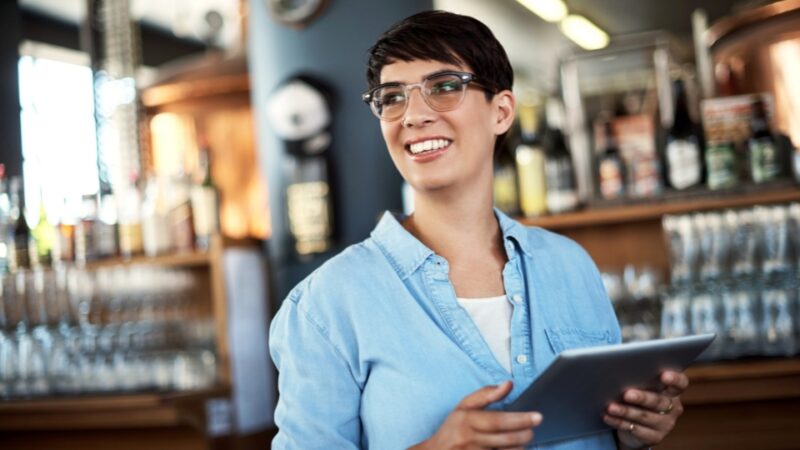 Inauguração de bar: Dicas para conquistar e fidelizar clientes.